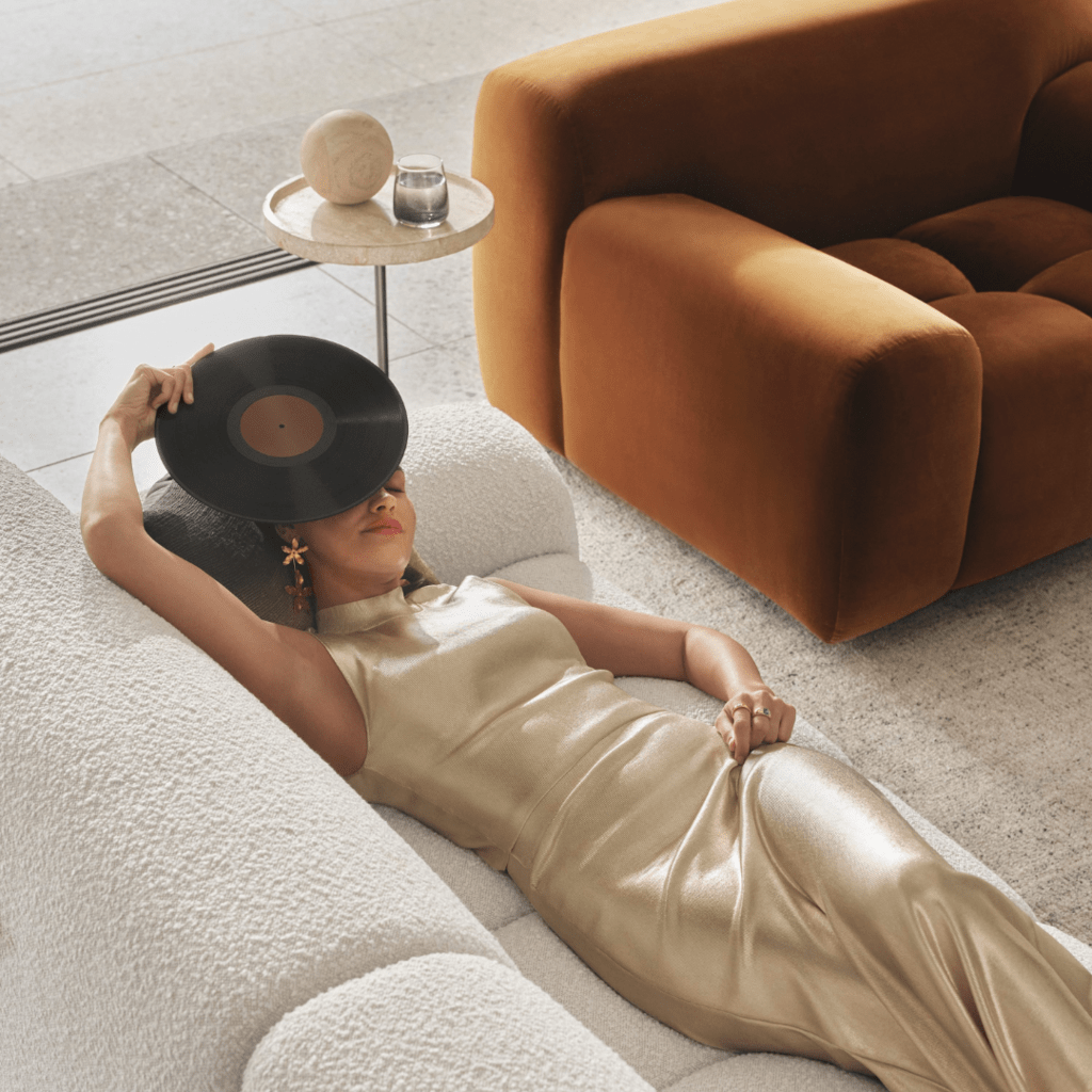 Freedom Furniture sees efficiency and CSAT skyrocket with Zendesk AI